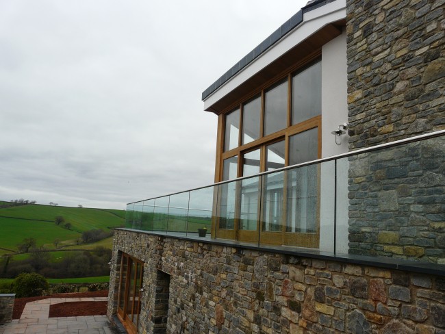 Frameless Channel & Glass | WM Ironwork