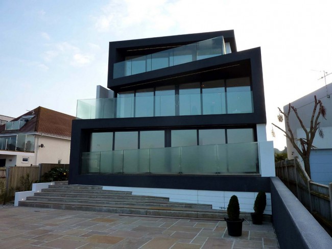 Frameless Channel & Glass | WM Ironwork